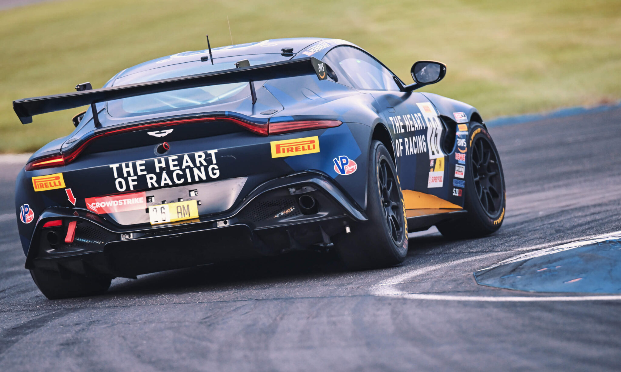 BREAKING – ASTON MARTIN—MAGAZINE