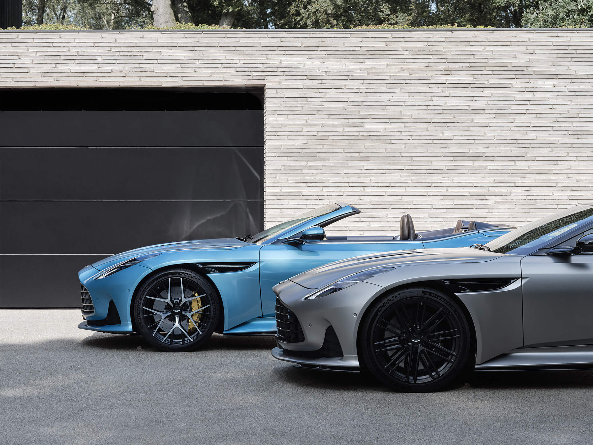 ICON(S) – ASTON MARTIN—MAGAZINE