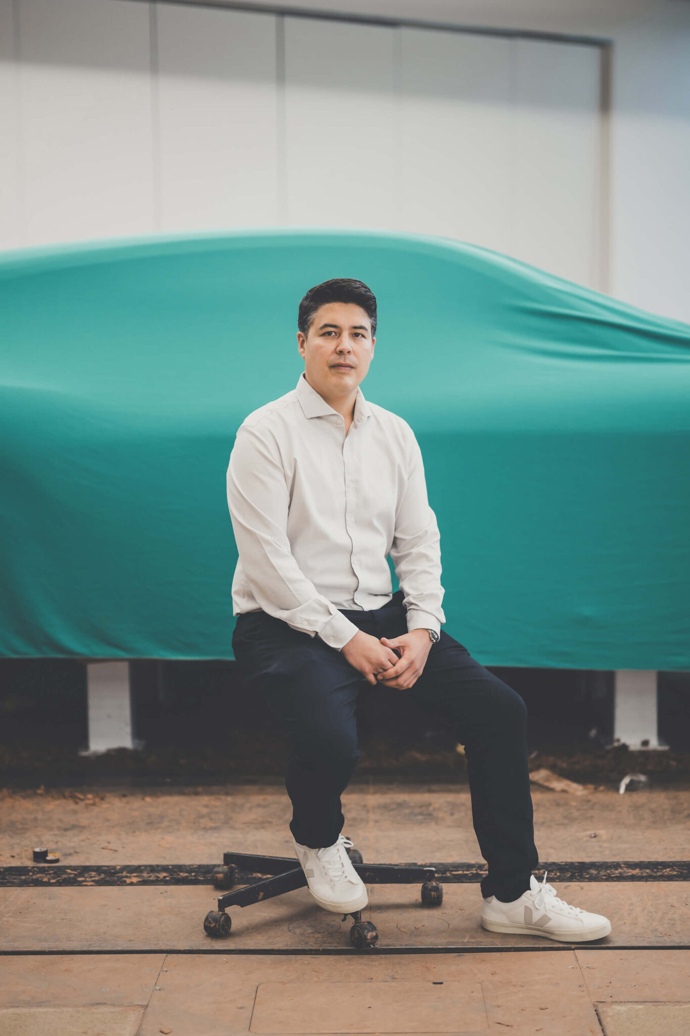 INSIDE – ASTON MARTIN—MAGAZINE
