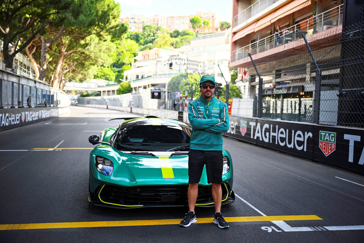 Driving – ASTON MARTIN—MAGAZINE